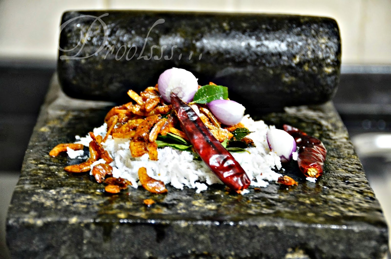 Droolsss . . .: Unakka Chemmen Chammanthi/ Dried Prawns Chutney