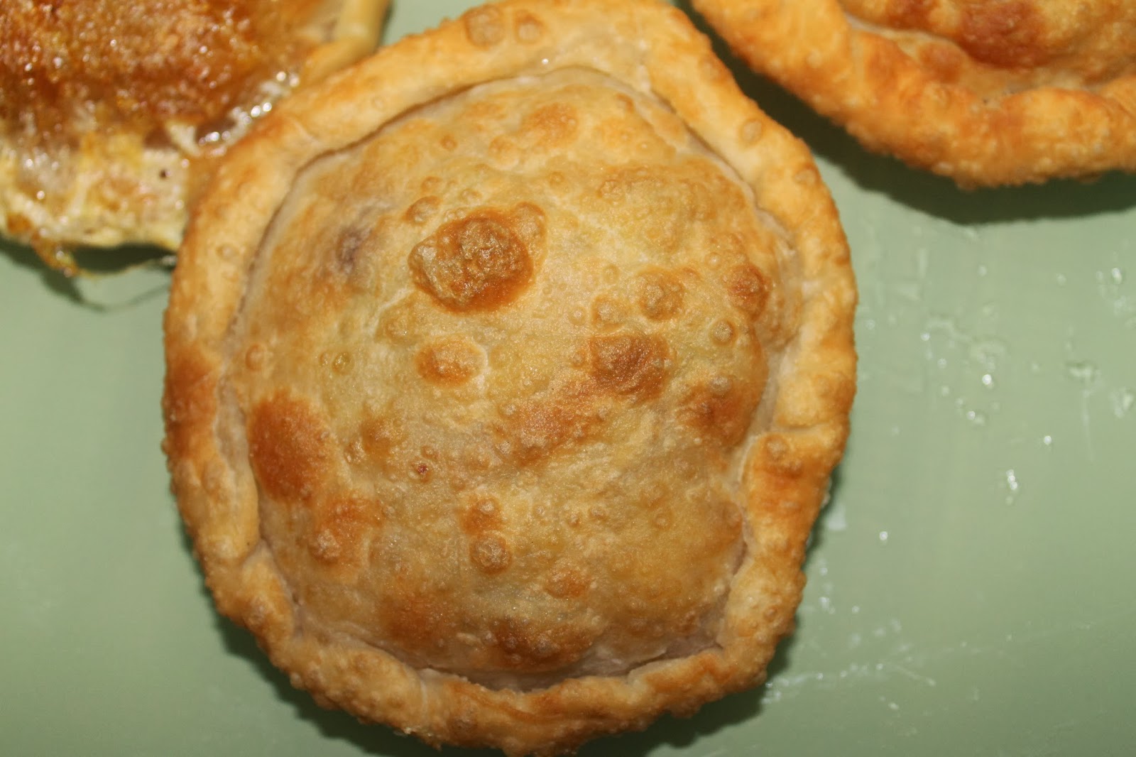 My Kitchen Treasure: Irachi Pathiri aka Chicken Masala Stuffed Pooris