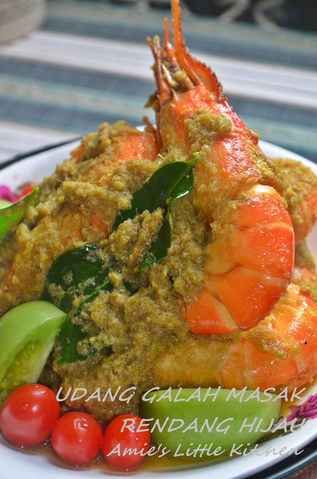 Udang Galah Masak Rendang Hijau - Amie's Little Kitchen