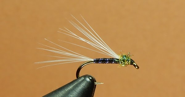 Flytying: New and Old: Olive Dust Fly