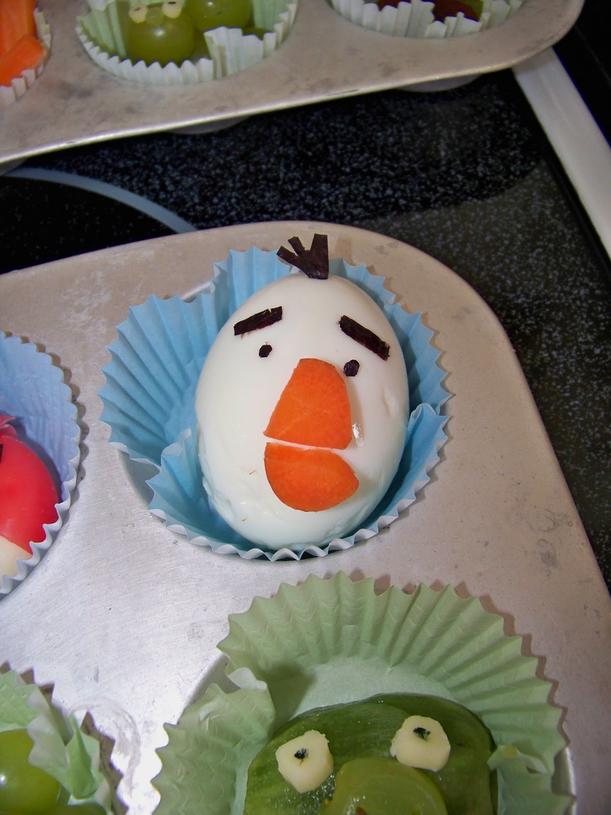 Dandelions In My Vase: Muffin Tin Monday: Angry Birds