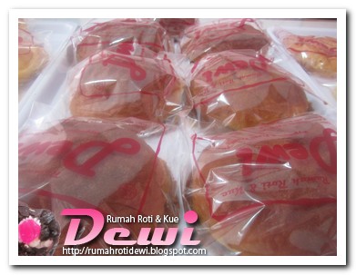 Roti manis (Rumah Roti Dewi) ~ Rumah Roti Dewi