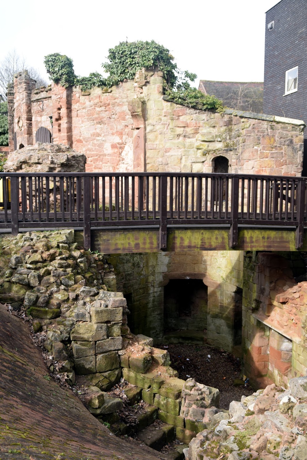 Enjoy your time with beautiful places: Tamworth Castle 900 years of history