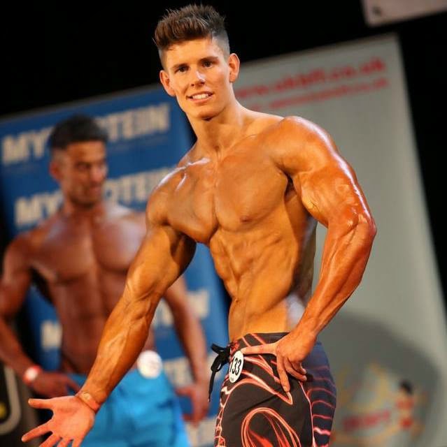 Daily Bodybuilding Motivation: 20 Year Old Luke Hayes - Ripped Physique ...