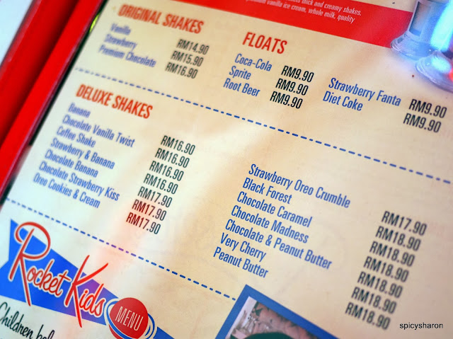 Johnny Rockets @ The Curve - Overrated Expensive Burgers - Spicy Sharon ...