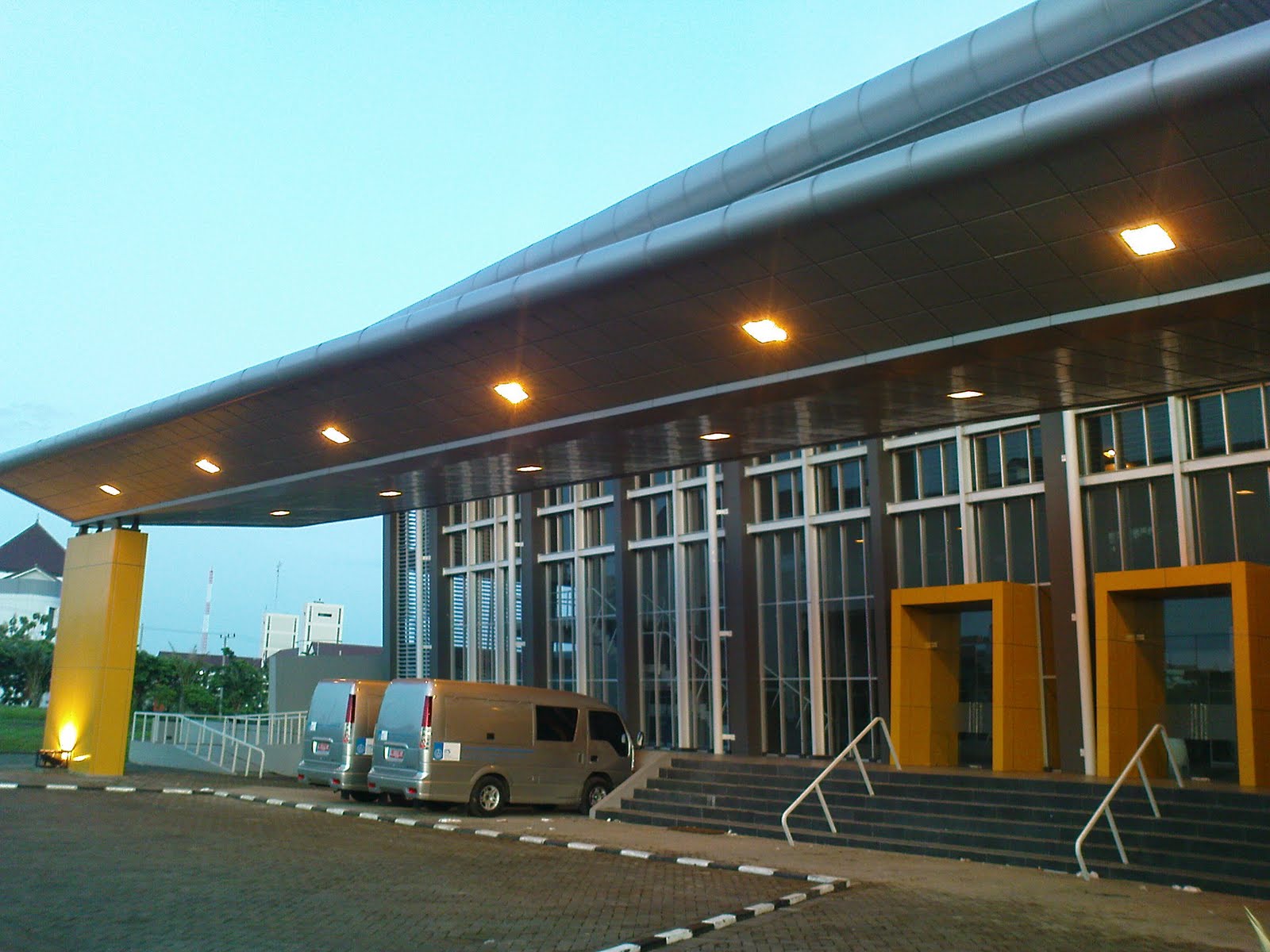 Coretannya BRILIANTA: Sekilas Tentang Kampus ITS Surabaya (Institut ...