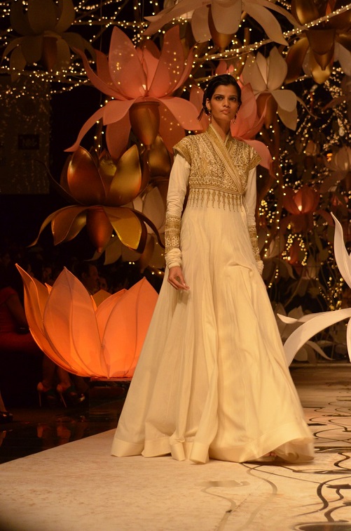 Rohit Bal Collection At PCJ Delhi Couture Week 2013 | Fashion Centar