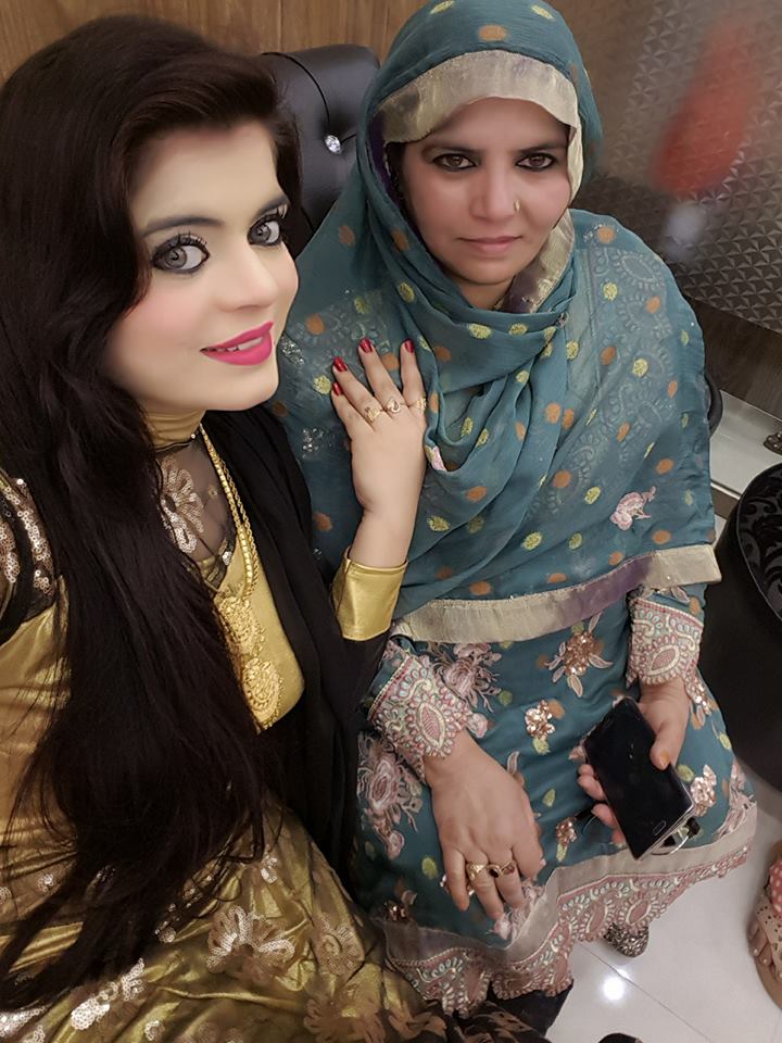 Shanza Khan Hot & Beautiful Pictures With Other Stage Actress Sobia ...