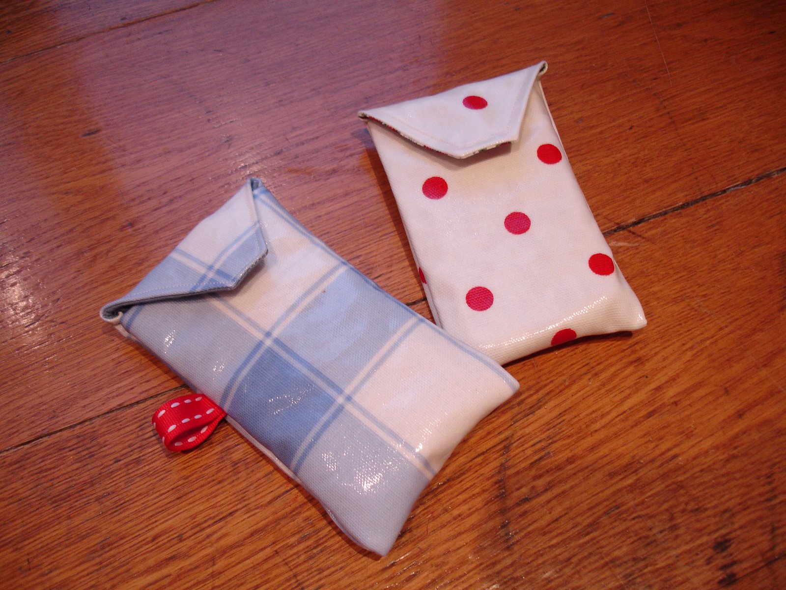 Tizzy Crafts: Fabric and phone cases