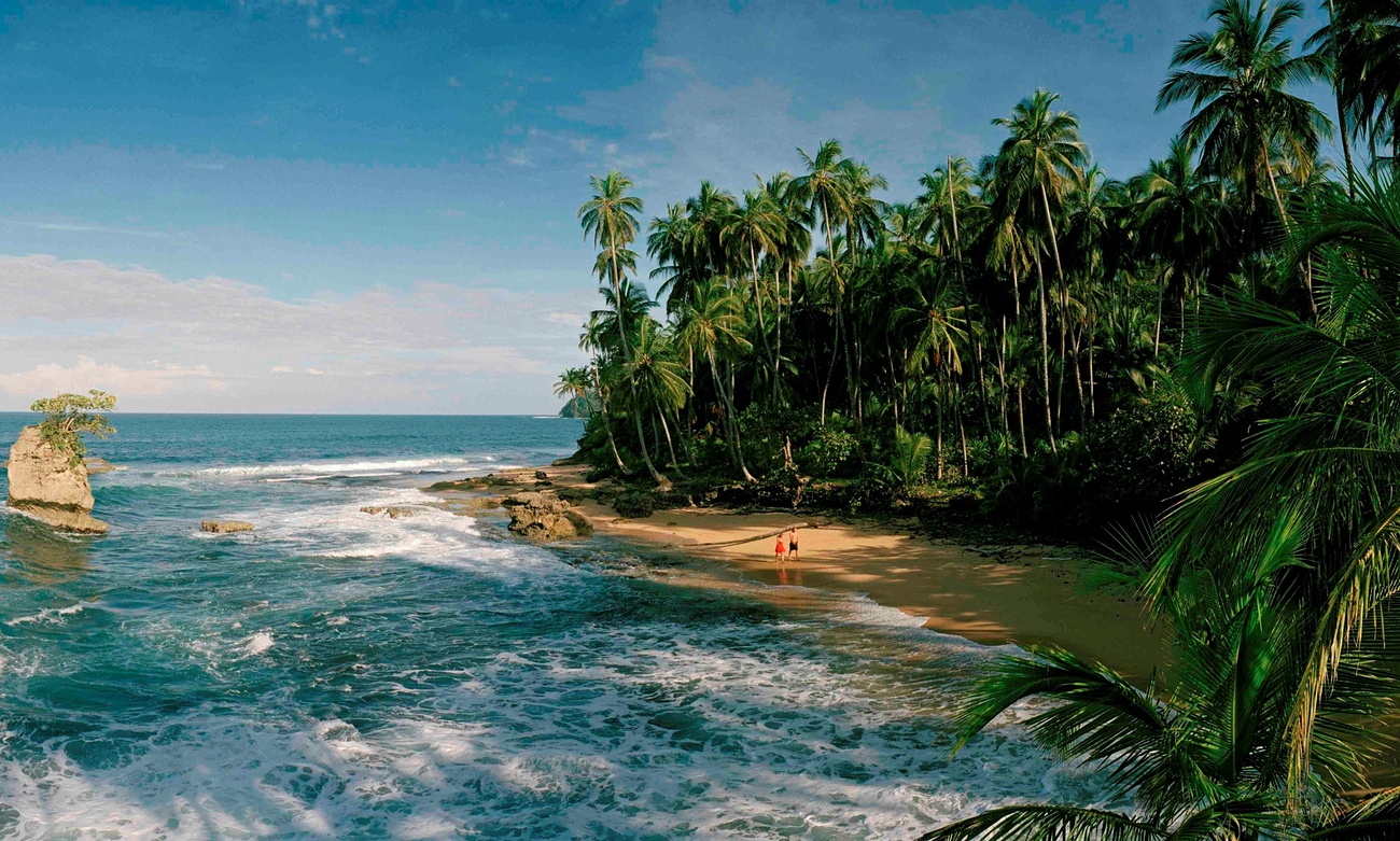 Las 5 playas mas lindas de Costa Rica: Playa Mazanillo, Limón
