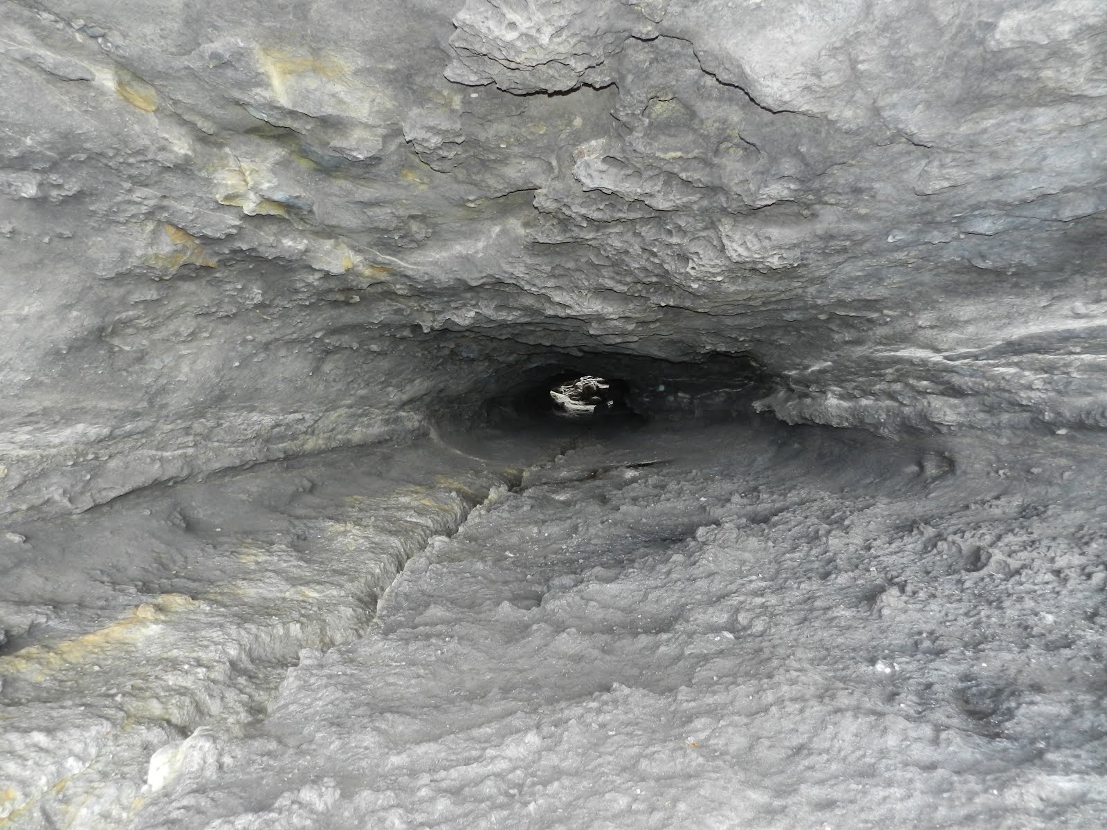 Phil's Bushwalking Blog: Abrahams Bosom Reserve: Gosangs Tunnel and ...