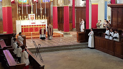New Liturgical Movement: A Recent Solemn Mass in the Rite of Lyon