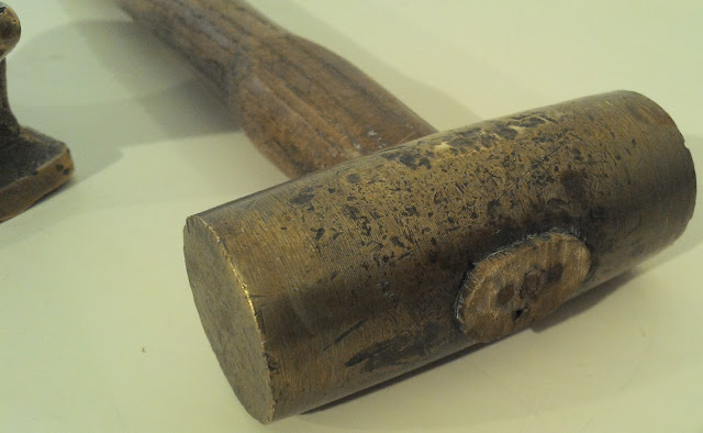 enclume marteau en bronze de bijoutier objet de métier ( franc maçon ...