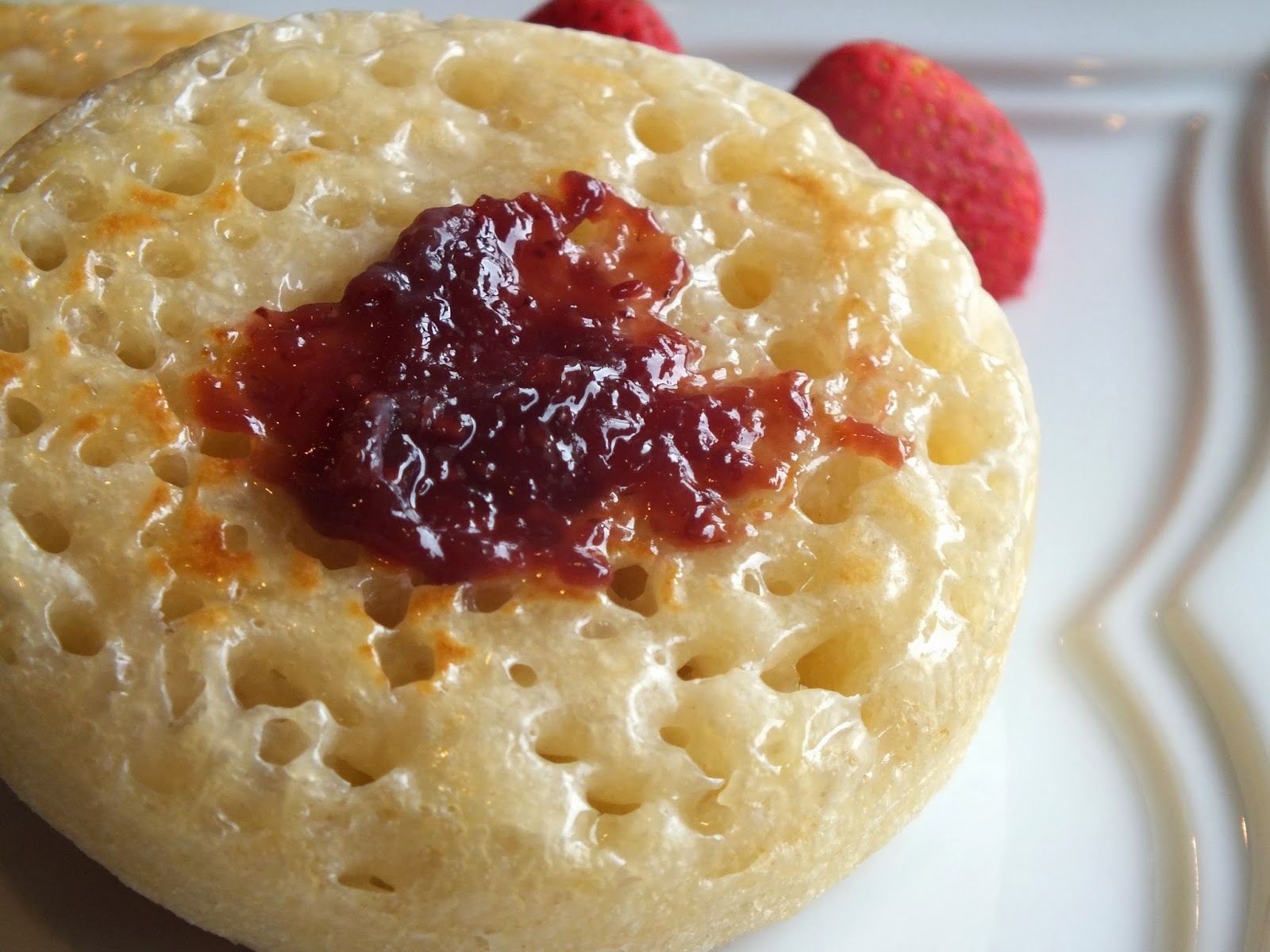 All That's Left Are The Crumbs: Crumpets ∼ #TwelveLoaves January 2014