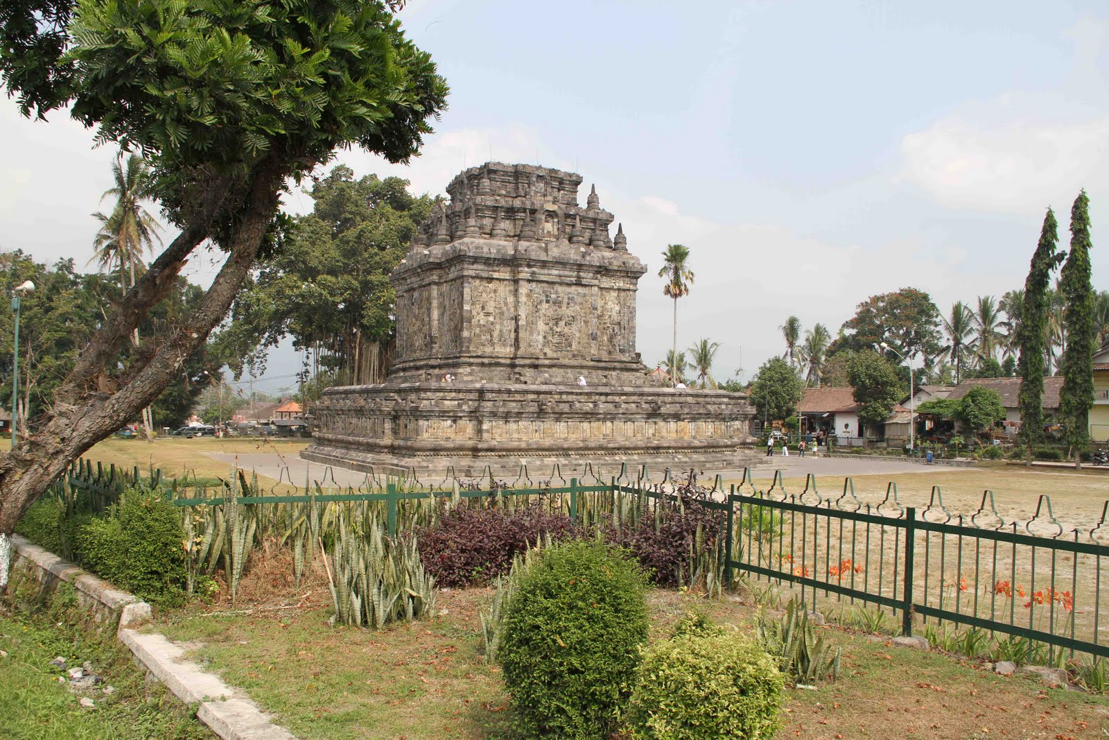 inspirasi-traveling: Candi Mendut