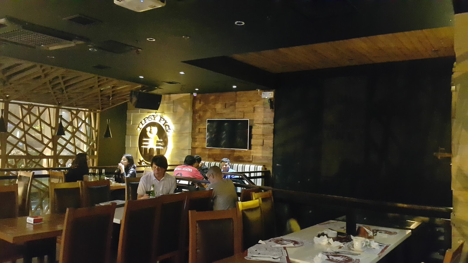 C what and where we Chow: Tipsy-fied at Tipsy Pig Gastropub Taguig