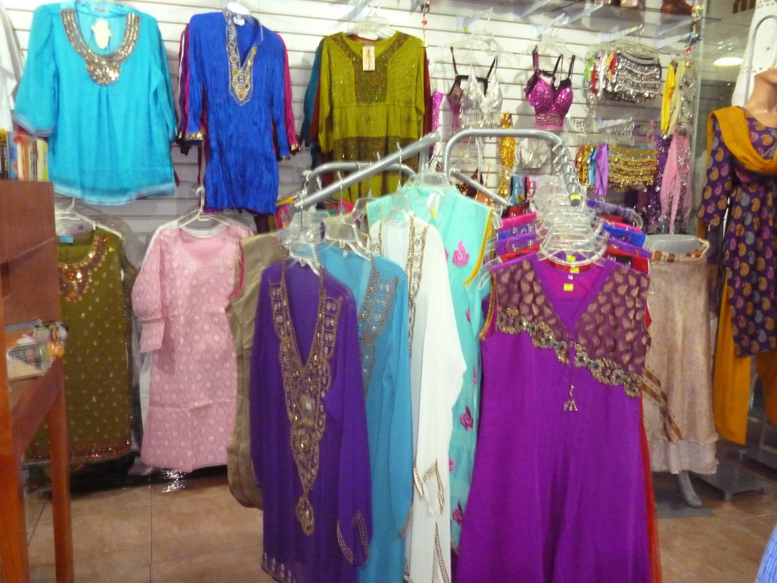 Ropa De La India: BAZAR INDIA,MAGIC INDIA,ROPA HINDU