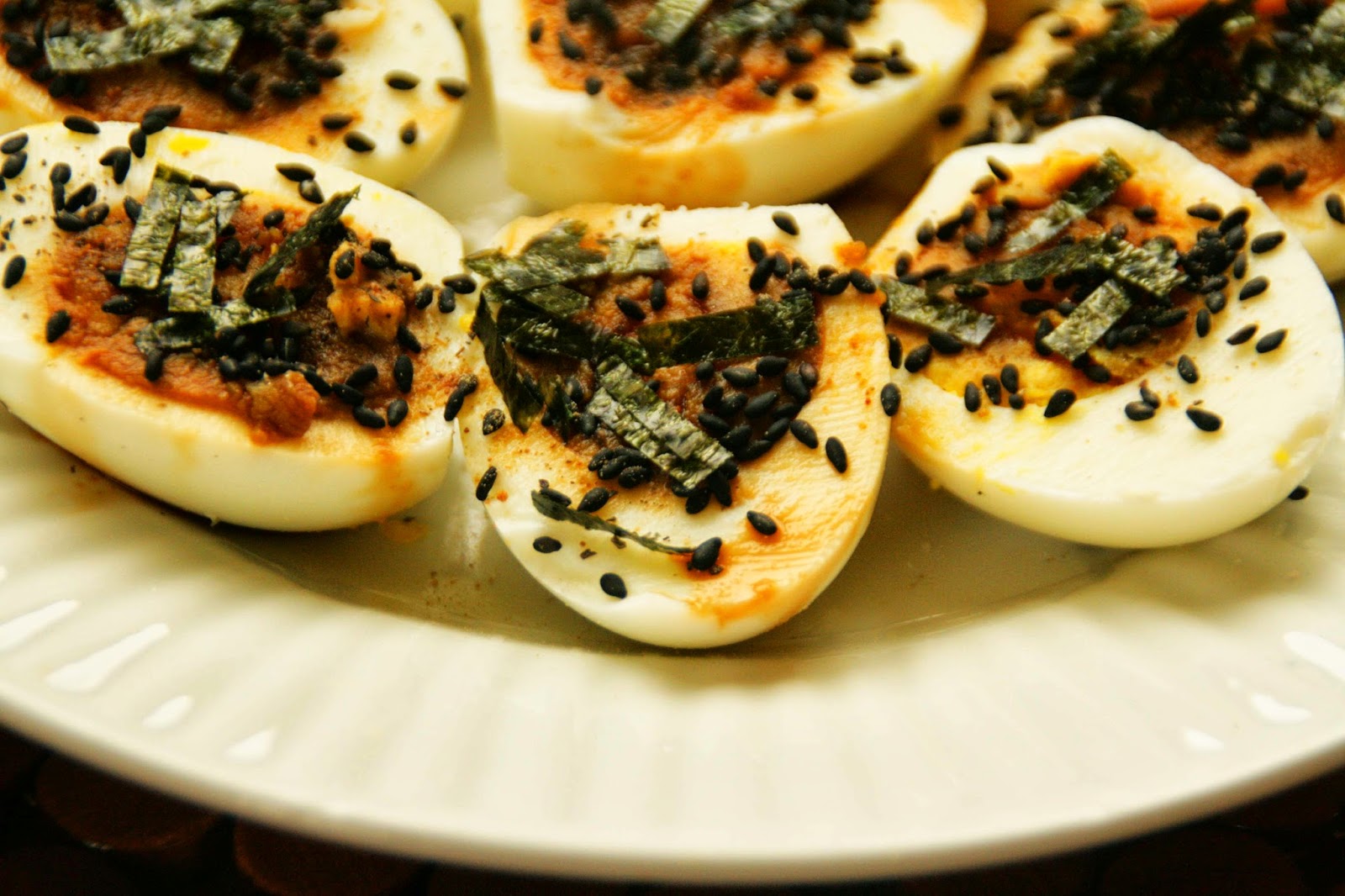 Nutmeg and KoKo: Sushi Lover's Eggs