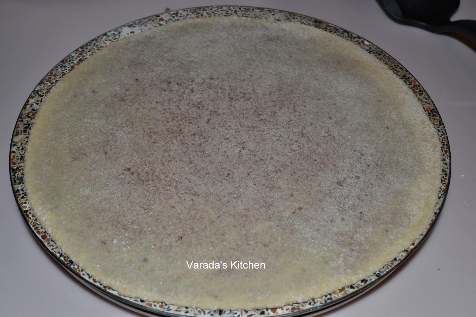 Varada's Kitchen and Garden: Lesu (Mandua Roti / Finger Millet roti)