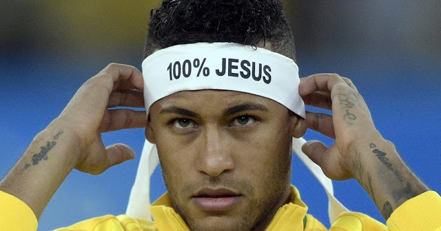 100% Jesus: COI reclama da faixa, mas o ouro é de Cristo, sim!