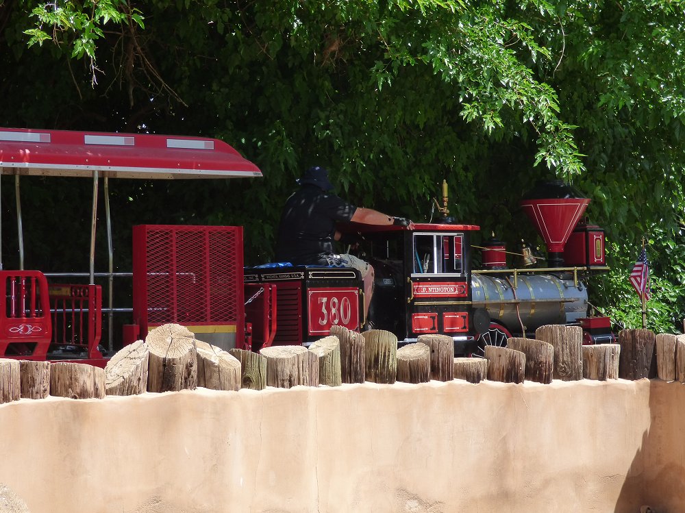 Kittling: Books: Our First Visit to the Wildlife World Zoo, Part One