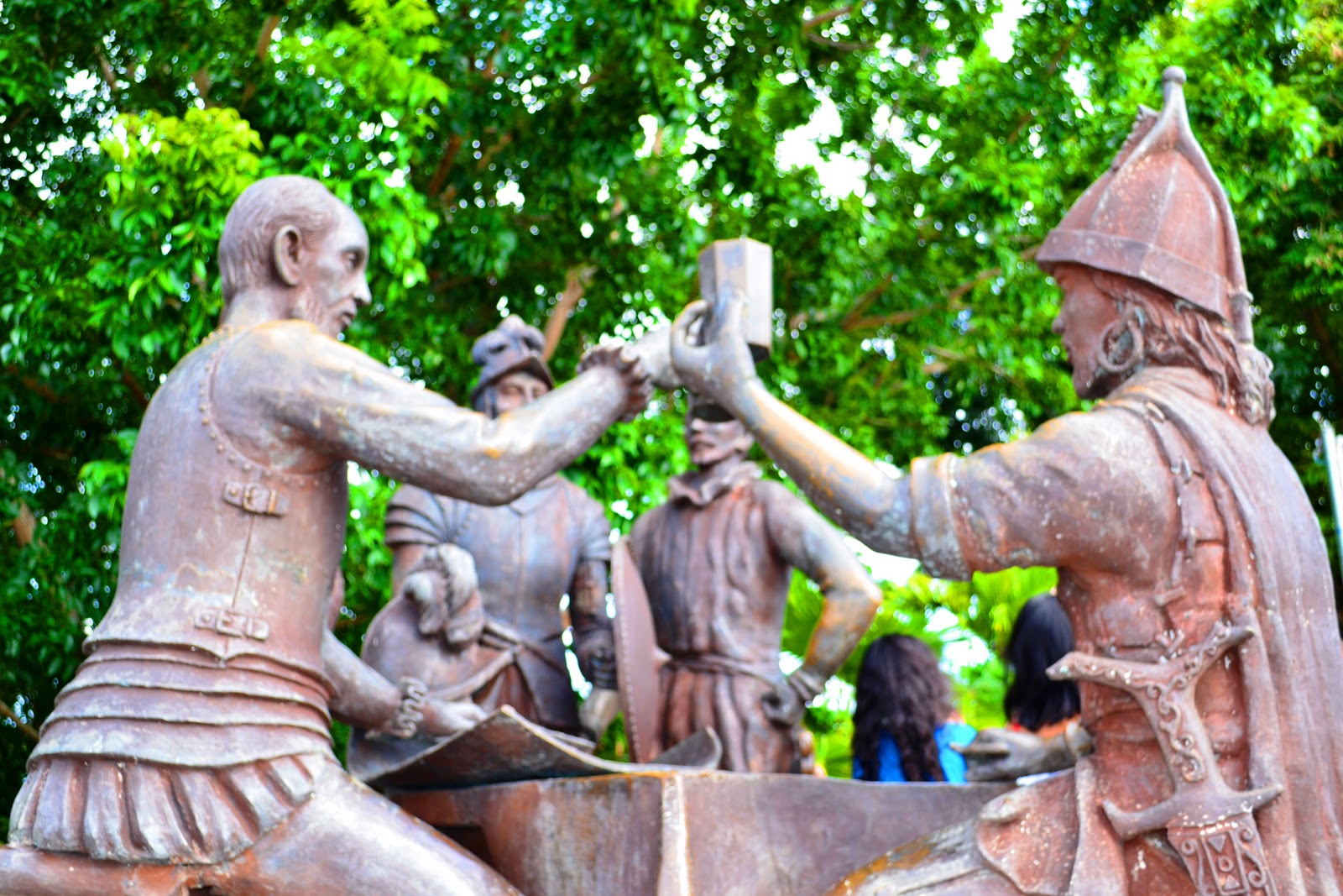 Bohol Day Tour: Sandugo Monument ~ Pinoy Biyahero