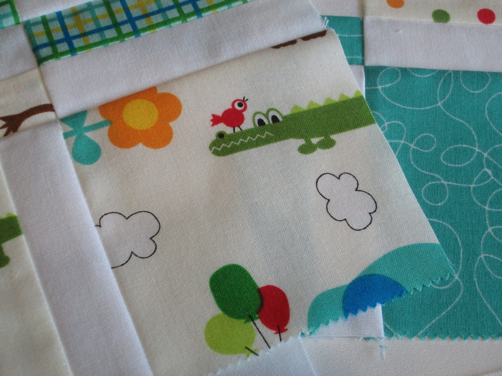 Stitch by Stitch: WIP Wednesday - Charm pack baby quilt and a tutorial