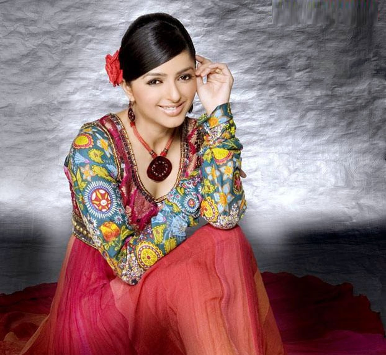 Bhumika Chawla HD Wallpaper ~ Free Wallpapers Download