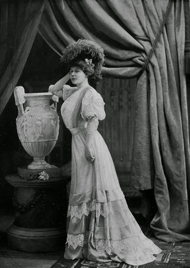 26 Vintage Photos Show Beautiful Parisian Women's Fashion From the ...