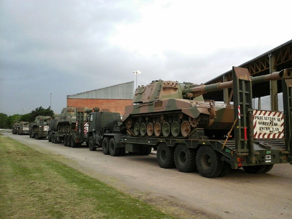 Vehículos de Combate de Artillería VCA Palmaria del Ejercito Argentino ...