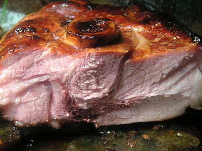 Herkkusuun lautasella Ruokablogi: Kirkuvan punaisen possunlihan tarinan ...