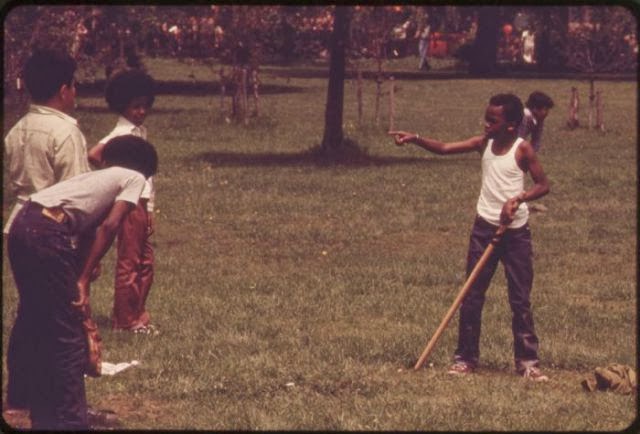 Amazing Color Photographs Capture Daily Life in New York City in 1973 ...