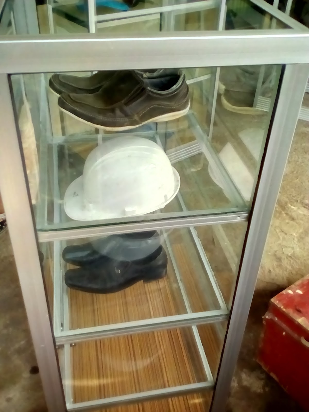 Jual Etalase Lemari Rak Pajangan Serbaguna, Pajang Tas, Boneka, dan ...