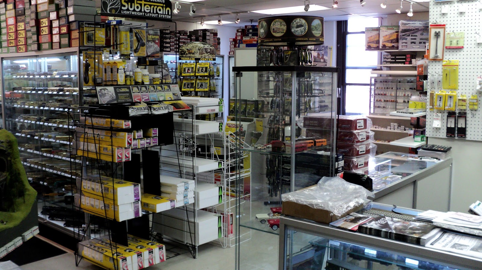 quinntopia - An N Scale blog: Another Manhattan Hobby Shop Visit & Review