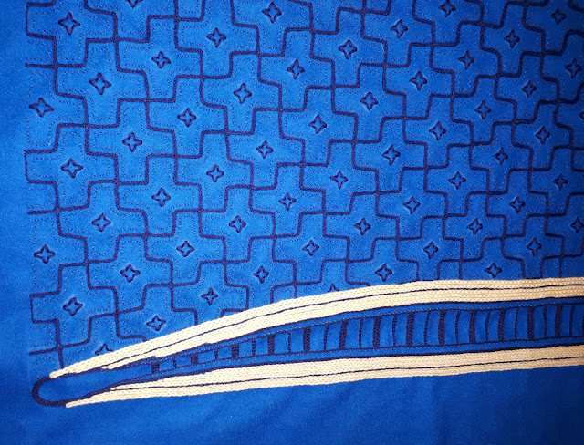 Historical living with Hvitr: Minoan textile with embroidery