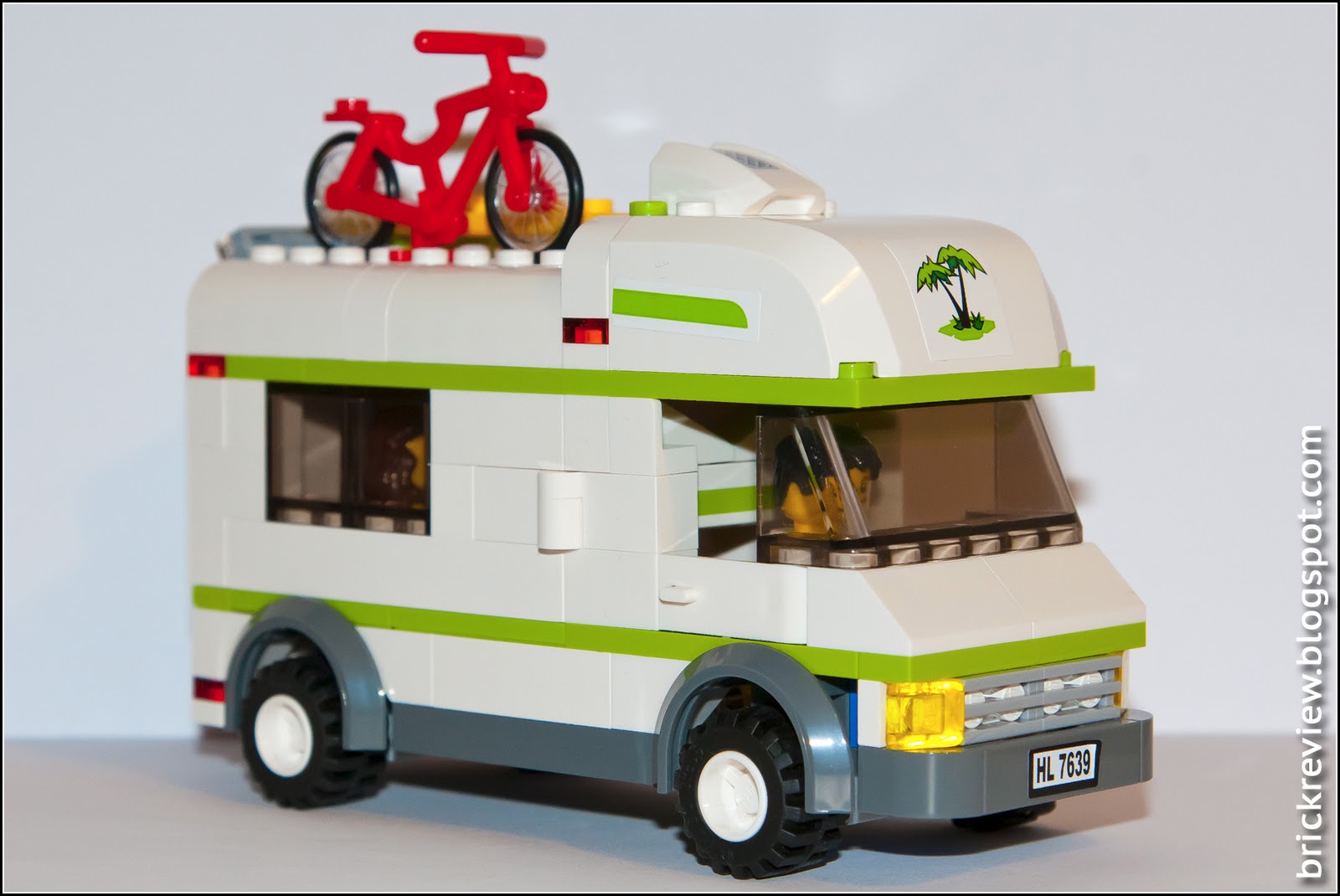 Brickreview: LEGO 7639: Camper