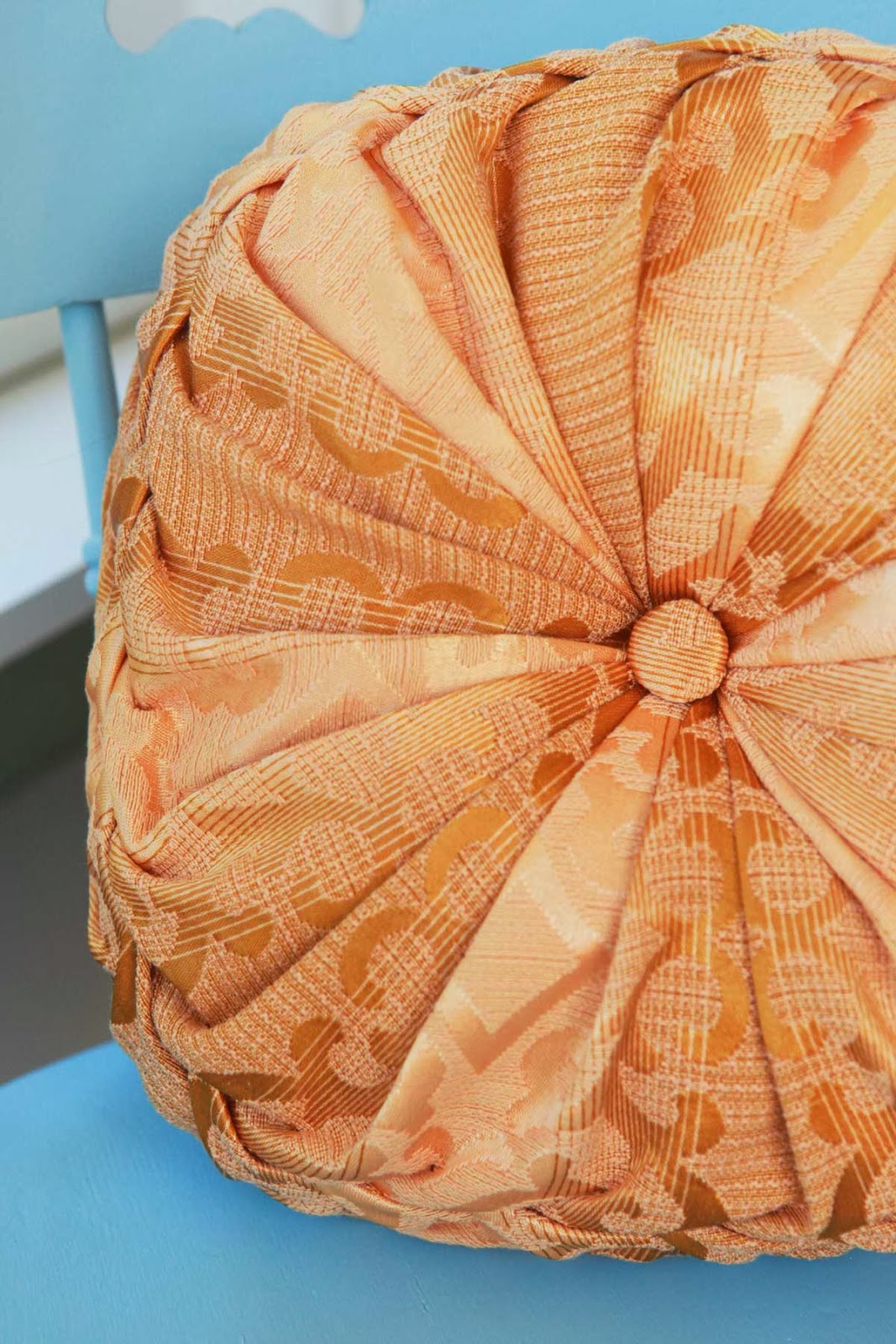 The Round Retro Cushion - Pattern Chart & Tutorial | Jennifer Lauren ...