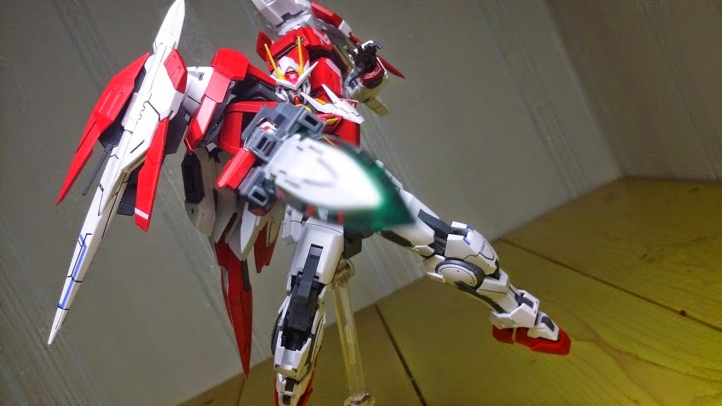 Gundam Family: RG 1/144 00 Raiser [RED] Painted Build