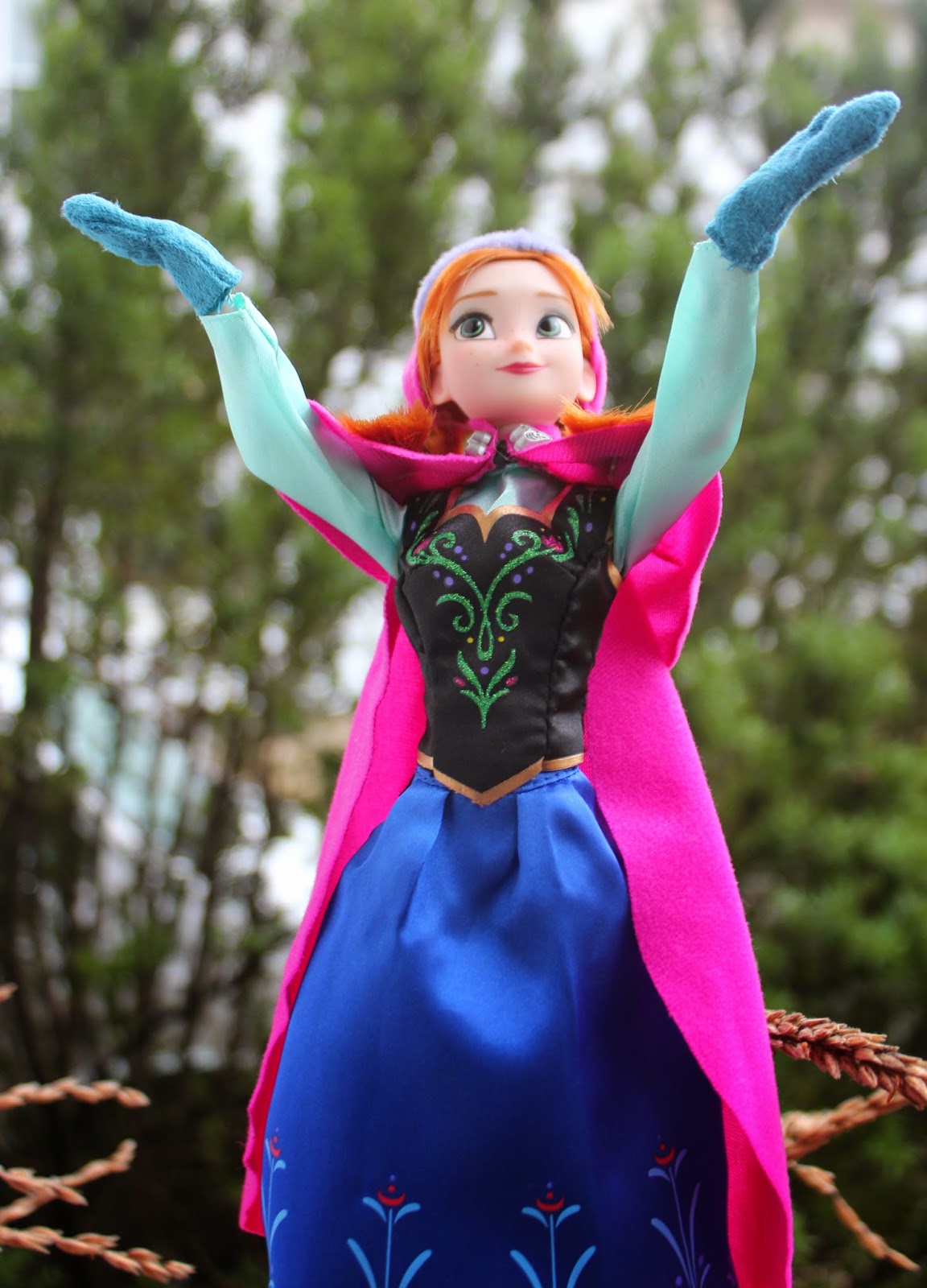 PLANET OF THE DOLLS: Doll-A-Day 264: A Review of Disney Store Exclusive ...