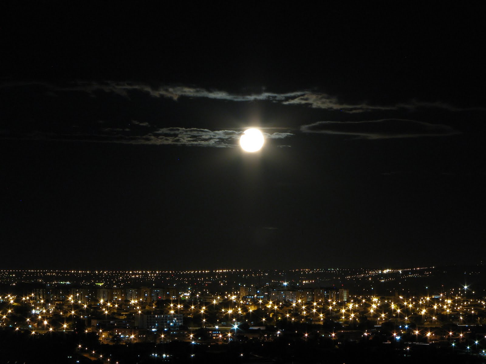 Preciso de uma boa noite de sono... - Pathy Arteira