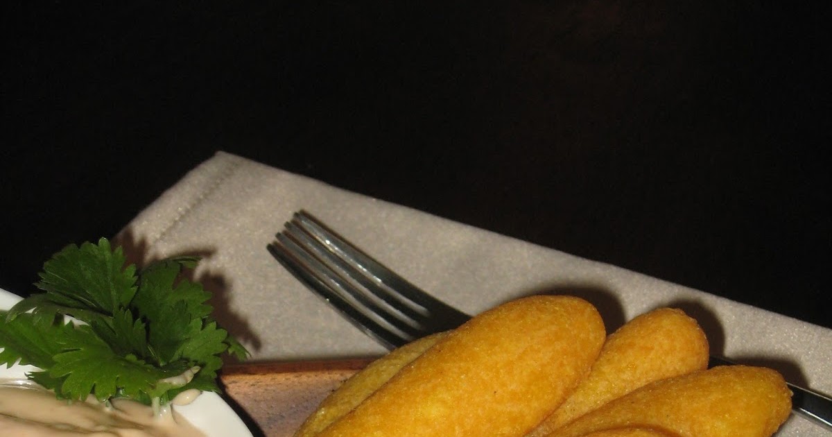 Surullitos fritos(corn sticks with cheese)