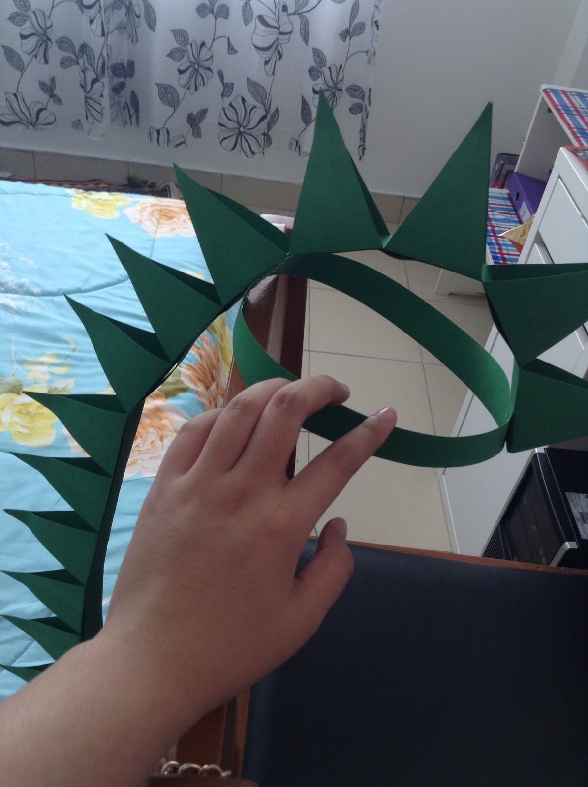 Faizeemah Shafiqah: DIY - Paper Dinosaur Hat