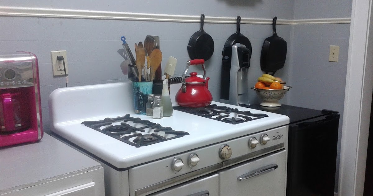 LadyBugCreek: My Working Vintage Real Host Gas Stove