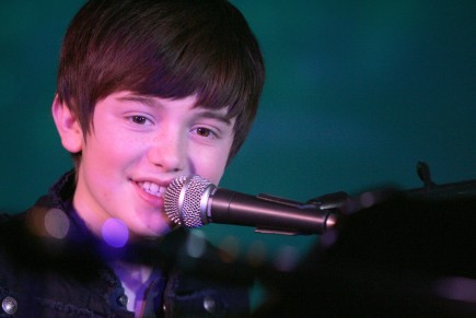 Speak Now: My BoyFriend ^.^ #dreaming --> Greyson Chance