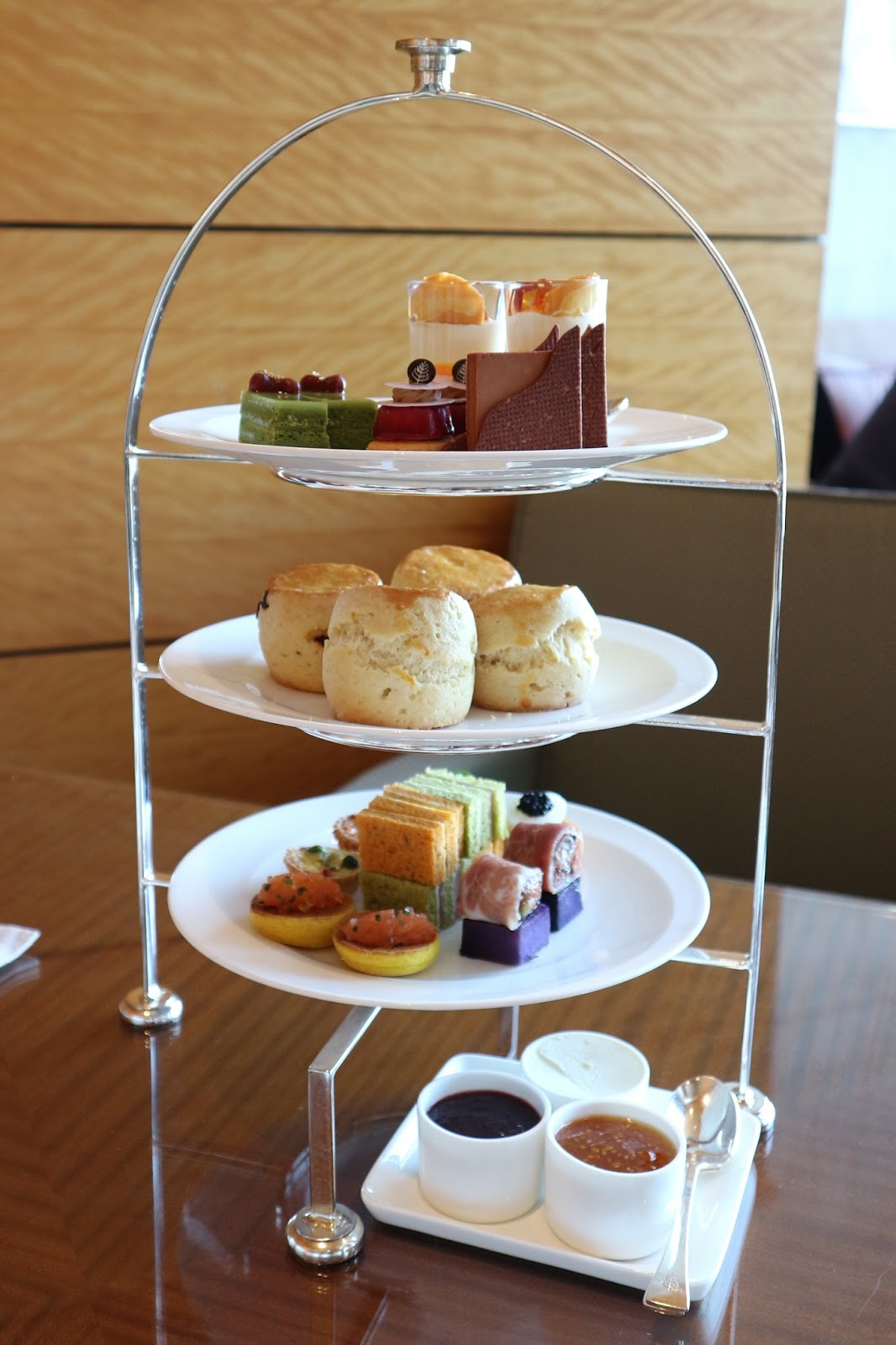 Queen of Low Tea: High Tea? Low Tea?