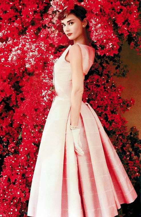 Biografia EMMA FERRER nepoata legendarei AUDREY HEPBURN debut pe ...