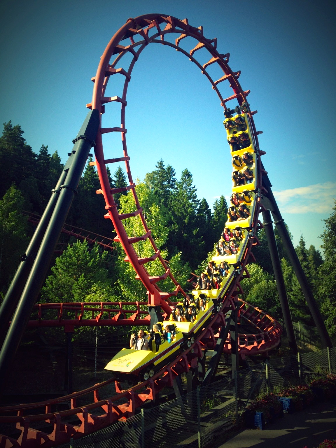 Life is Great: Amusement park for Maja and family