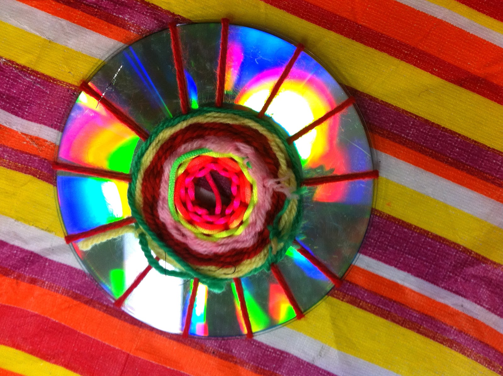 Art Class with Naomi: CD Weaving