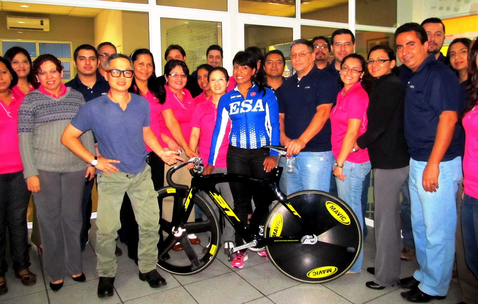 CICLISMO TOTAL: TEXOPS hace entrega de importante patrocinio a ...