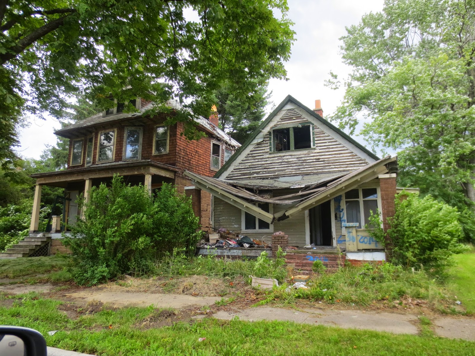 Detroit's post apocalyptic wasteland. Where have all the people gone ...